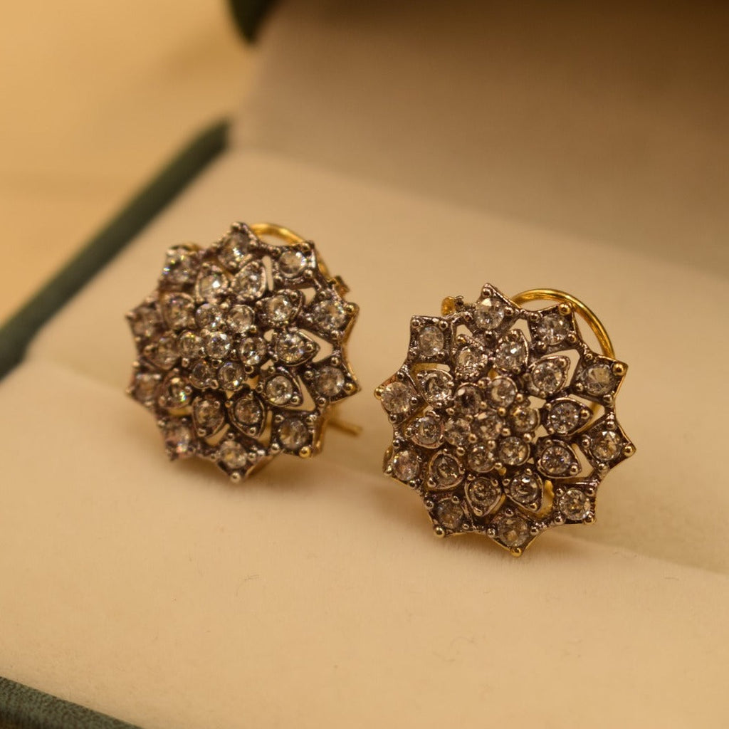 Buy Pakistani Earrings for Women Online | Gold Earrings | Meerzah